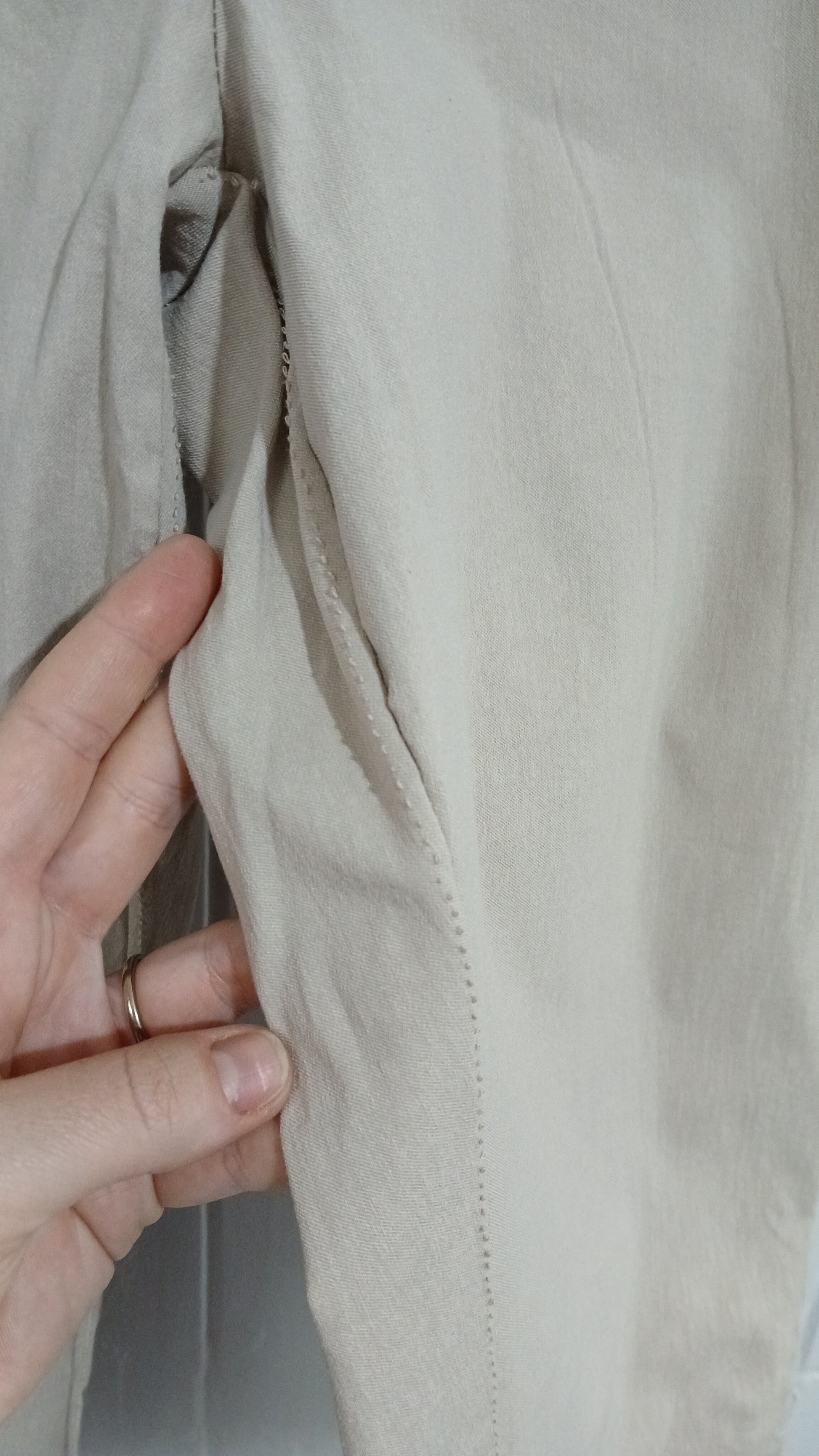 (16) Millers | Cream Capris – The Outback Op Shop Australia